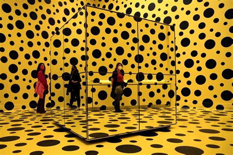 Yayoi Kusama Autobiografía De La Artista Total Que Se Quedó A Vivir En