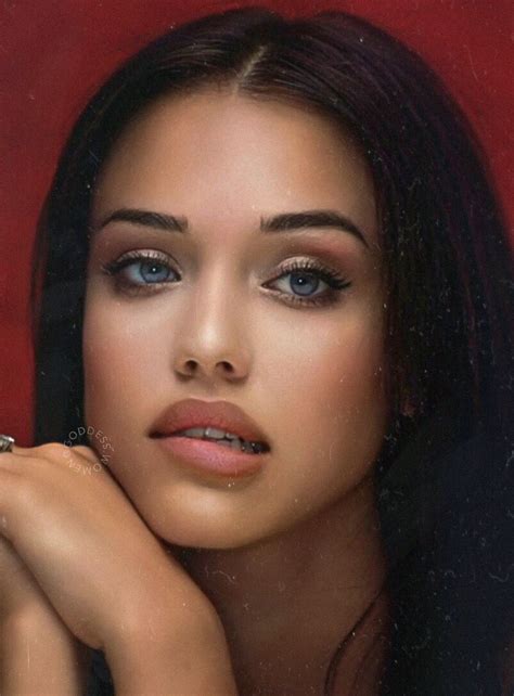 Nina Mercedes Desnuda