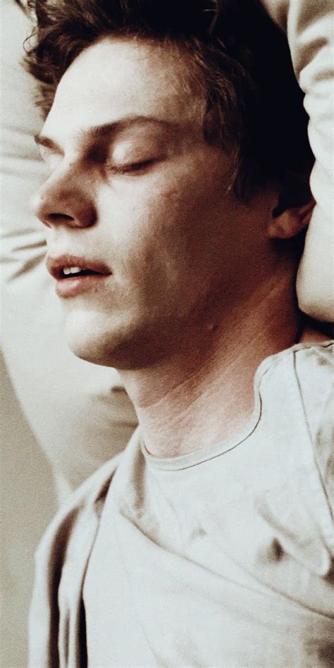 Evan Peters As Kit Walker In American Horror Story Season 2 Asylum AHS