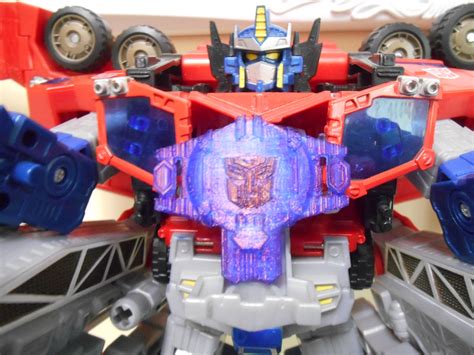 3d Printable Autobot Matrix Cyber Planet Key Transformers • Made With