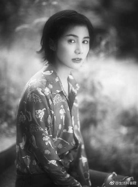 当代画家王雨馨被传遭家暴女主丈夫正是当红小生黄景瑜 王雨馨 当红 黄景瑜 新浪新闻