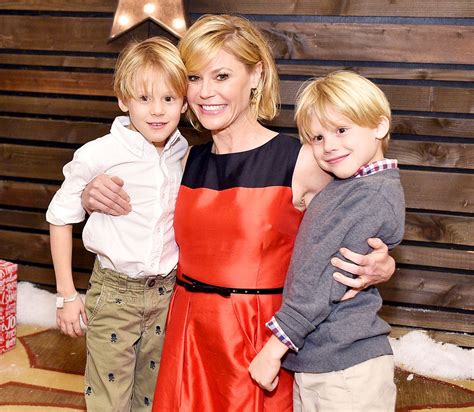Julie Bowen Jokes She And Husband Are ‘too Tired To Divorce