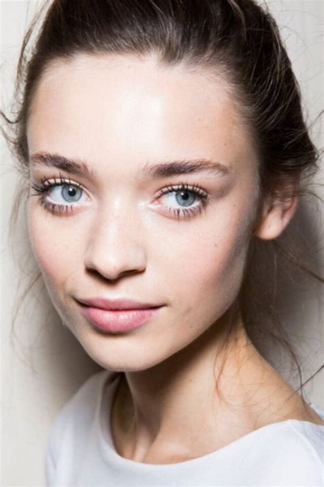 77 ФОТО самых красивых девушек без макияжа