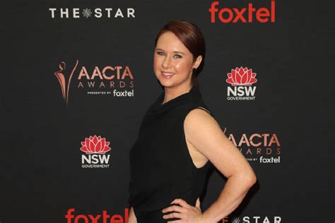 How Comedian Mel Buttle Pivots On Stage Depending On Her Audience