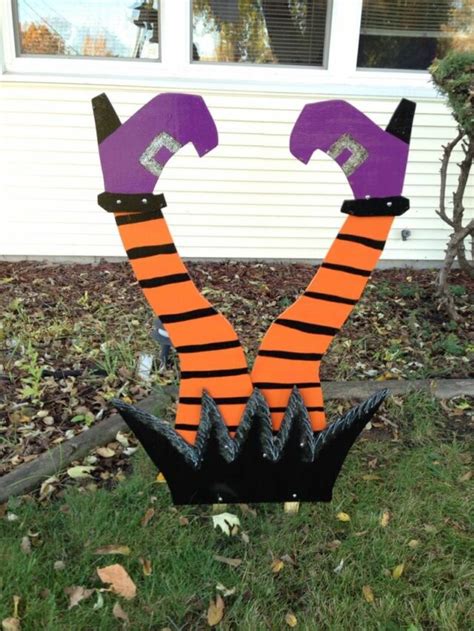 Crashing Witch Decoration Ideas To Keep Up With Halloween Trend