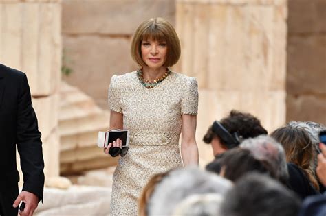 This Is How The Vogue Us Staff Know Anna Wintour Approves Of Their Work
