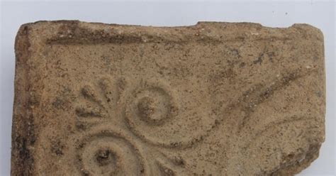 러시아 연해주서 발해 꽃무늬 전돌 출토