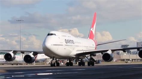 Qantas Boeing 747 Leaves Sydney On Farewell Flight Au