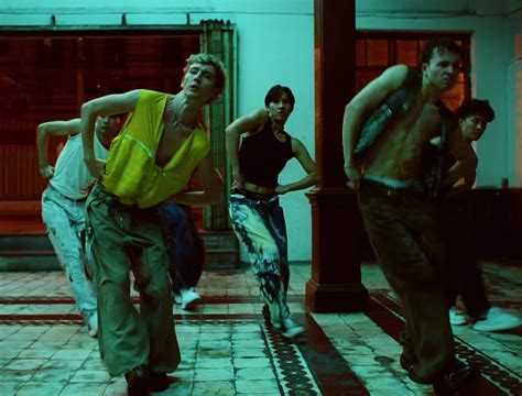 Auscaps Troye Sivan Shirtless In Got Me Started Music Video