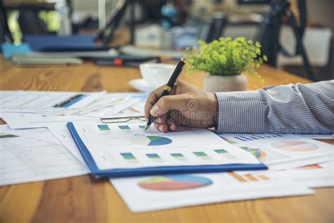 Excel Stat Spreadsheet Business Analytics Graph Statistic With Graph