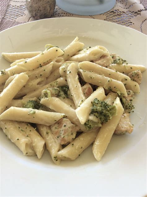 Chicken And Broccoli Penne Alfredo