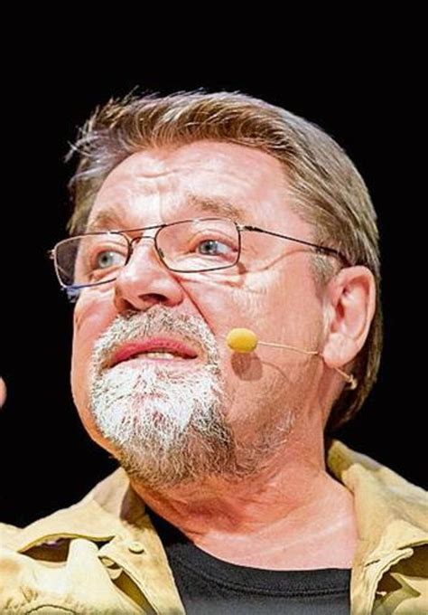 Kunst Und Kultur Ein Dicker Alter Mann Lockt Die Massen News