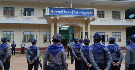 ဆောမြို့နယ်တွင် ရဲတပ်သား ၂ ဦးကို ပကဖက ဖမ်းဆီး