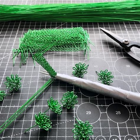 Pin By Esther Visser On Copper Wire Leaf Diy Wire Tree Sculpture