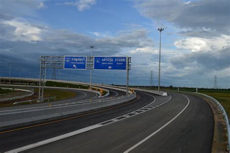 มอเตอร์เวย์ บางใหญ่ กาญจน์ คืบ 50 ติดหล่มรื้อแบบสะพานงบบาน 120 ล้าน
