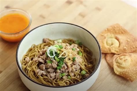 Asin Dan Manis Inilah Resep Dari Mie Yamin Khas Bandung Yang Mudah