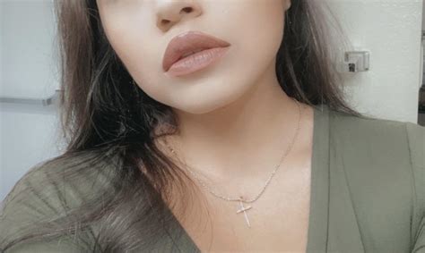 Kissable R Lips