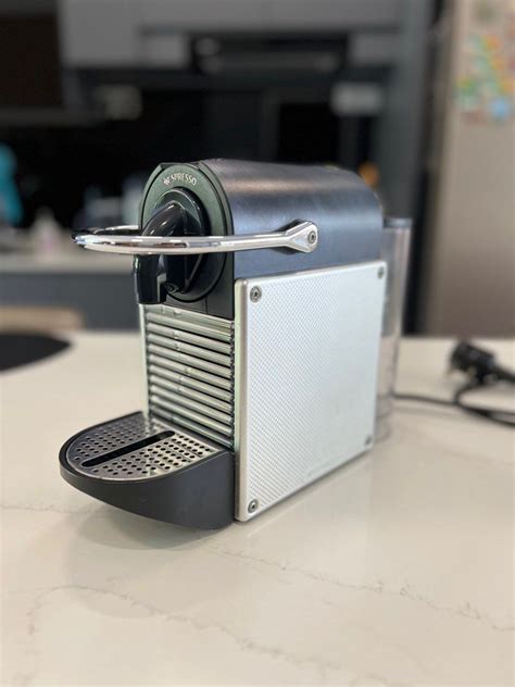 Nespresso Pixie Delonghi Tv And Home Appliances Kitchen Appliances Coffee Machines And Makers