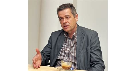 Кой е братът на Христо Иванов и защо го викат в парламента?