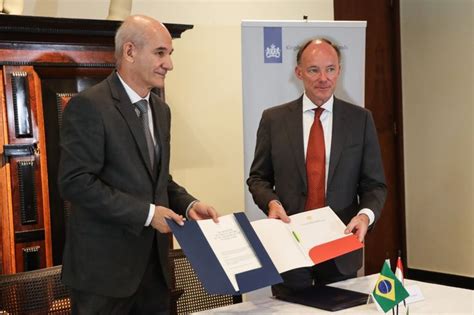 Brasil E O Países Baixos Assina O Acordo De Proteção E Informações