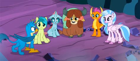 2949346 Safe Screencap Gallus Ocellus Sandbar Silverstream