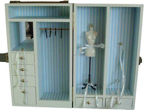 Barbie Fashion Model Collection Wardrobe Carrying Case Gold Label We