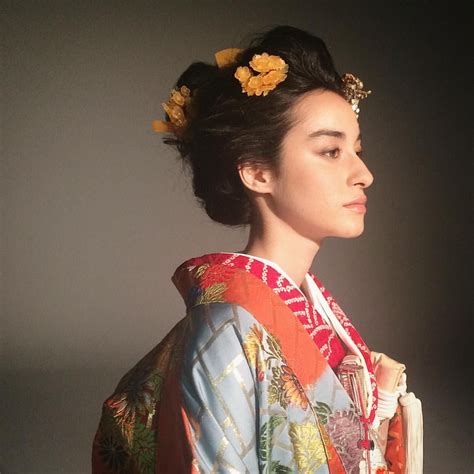 Stunning Kimono And Hairstyle Combination