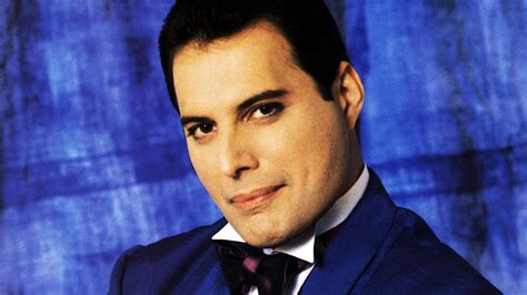 Ktieb ġdid Dwar Freddie Mercury Jikxef Li Kellu Tifla Sigrieta