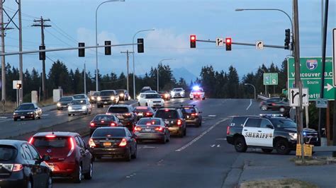 Multiple Law Enforcement Agencies Responding Code 3 To Stolen Vehicle