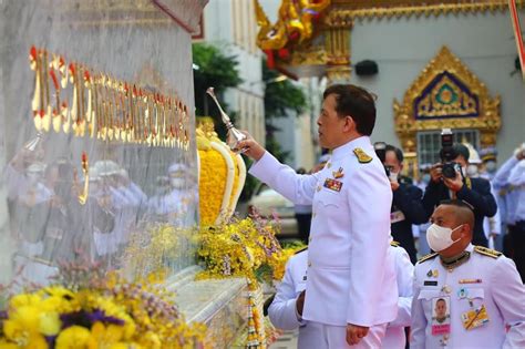 ในหลวง พระราชินี ทรงประกอบพิธีสมโภช “พระพุทธธรรมกายเทพมงคล” สร้างจากเนื้อทองแดงบริสุทธิ์ 99 99