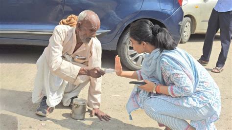 Meet Ias Officer Saumya Pandey Whose Act Of Kindness Towards Disabled