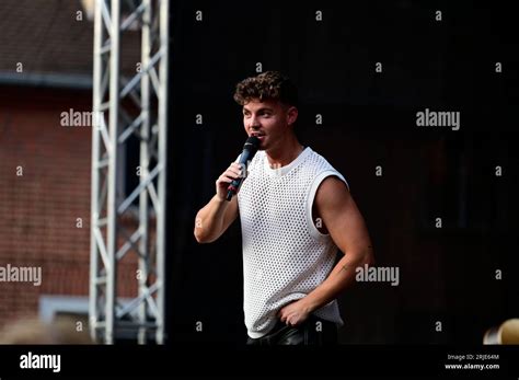 Karsten Walter Bei Der Landskron Schlager Party Im Landskron Brauereihof Der Kulturbrauerei