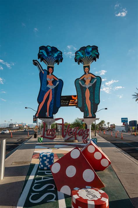 50 Foot Showgirls Make Debut In Downtown Las Vegas — Photos Downtown