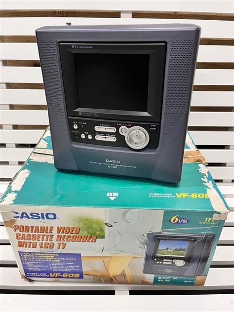 【目立った傷や汚れなし】casioカシオ Vf 60s ポータブルvhsビデオカセットレコーダー Tft液晶モニター テープレコーダー 経年
