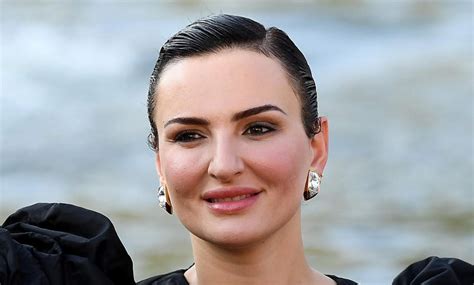 Mi Vergogno Sempre Arisa Si Sfoga In Diretta Tv