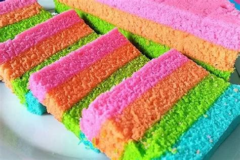 Resep Bolu Kukus Loyang Pelangi Empuk Dan Mengembang Cocok Untuk