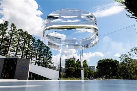 吉岡徳仁の4年ぶりとなる展覧会「吉岡徳仁 Flame − ガラスのトーチとモニュメント」を開催 Artandculture Fashion