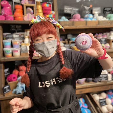 ラッシュ郡山駅店 On Twitter Lushスタッフが選ぶマイベストバスボム Yamaが選んだバスボムはこちら🫶 💐【セクシー