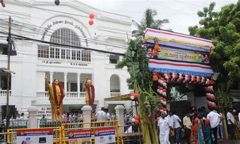 பொதுச்செயலாளரான பின் முதல் முறையாக அ தி மு க தலைமை கழகத்துக்கு எடப்பாடி பழனிசாமி வருகை Tamil