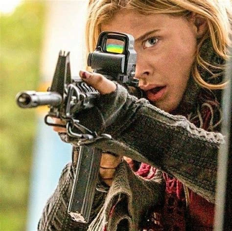 How Old Was Chloe Moretz As Cassie Sullivan In The 5th Wave Artofit