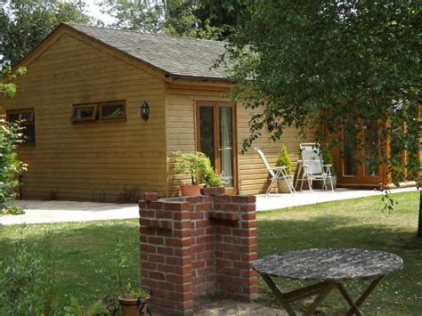 Willow Cottage Updated 2024 Holiday Rental In Bognor Regis