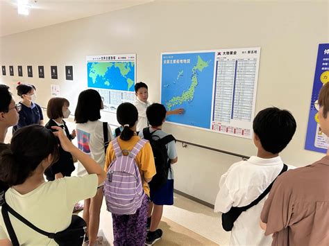 認定npo法人キッズドアが運営する居場所型・学習支援拠点の子どもたちを招き「豊洲市場見学イベント」を開催しました グルメプレス