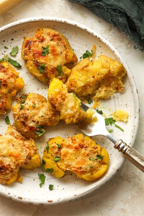 Garlic Parmesan Smashed Potatoes Suebee Homemaker