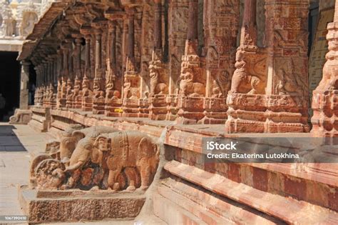 시바 Virupaksha 사원 Hampi에에서 열에 돌 탐험해보자 조각 돌 고 대 배경입니다 돌 조각된 인물에 의하여 이루어져