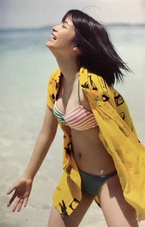 やや傷や汚れあり 広瀬すず PHOTO BOOK 才のすずぼん写真集 美乳 美女 セクシー 美尻 美脚 スレンダー グラマー 送料 の落札情報詳細 ヤフオク落札価格検索 オークフリー
