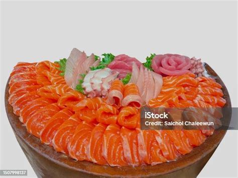 흰살 생선 문어 촉수 참치 일본 요리를 곁들인 대형 연어 사시미 다양에 대한 스톡 사진 및 기타 이미지 다양 대형 물고기