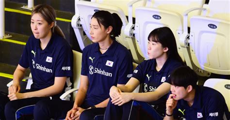 Md포토 어두운 표정의 김연경 박은진 김미연 오늘도 지면 안되는데