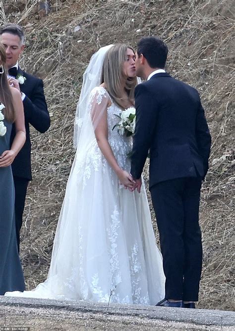 Twilights Taylor Lautner And Taylor Dome Marry At A Stunning Winery In