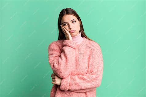 Zich Verveeld Gefrustreerd En Slaperig Voelen Na Een Vermoeiende Saaie En Vervelende Taak Om