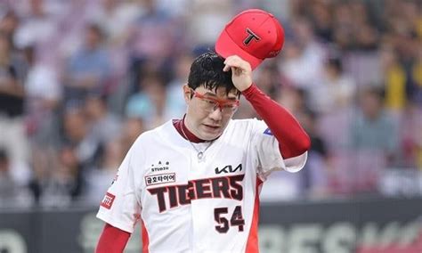 스포키 행운의 폭우에 8실점 없던 일로‘2262이닝 헌신한 대투수 진짜 에이징 커브 찾아왔나